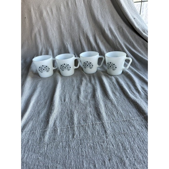 Pyrex | Dining | Vintage Pyrex Milk Glass Coffee Cups Mugs Summer ...